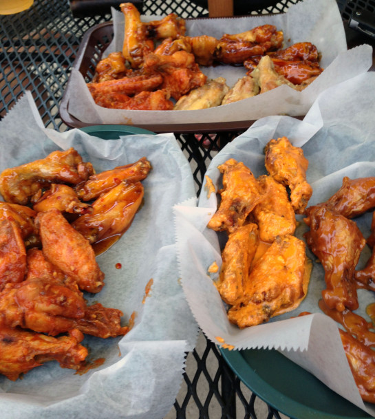 Morgan'z Pub and Eatery - The Wing Men